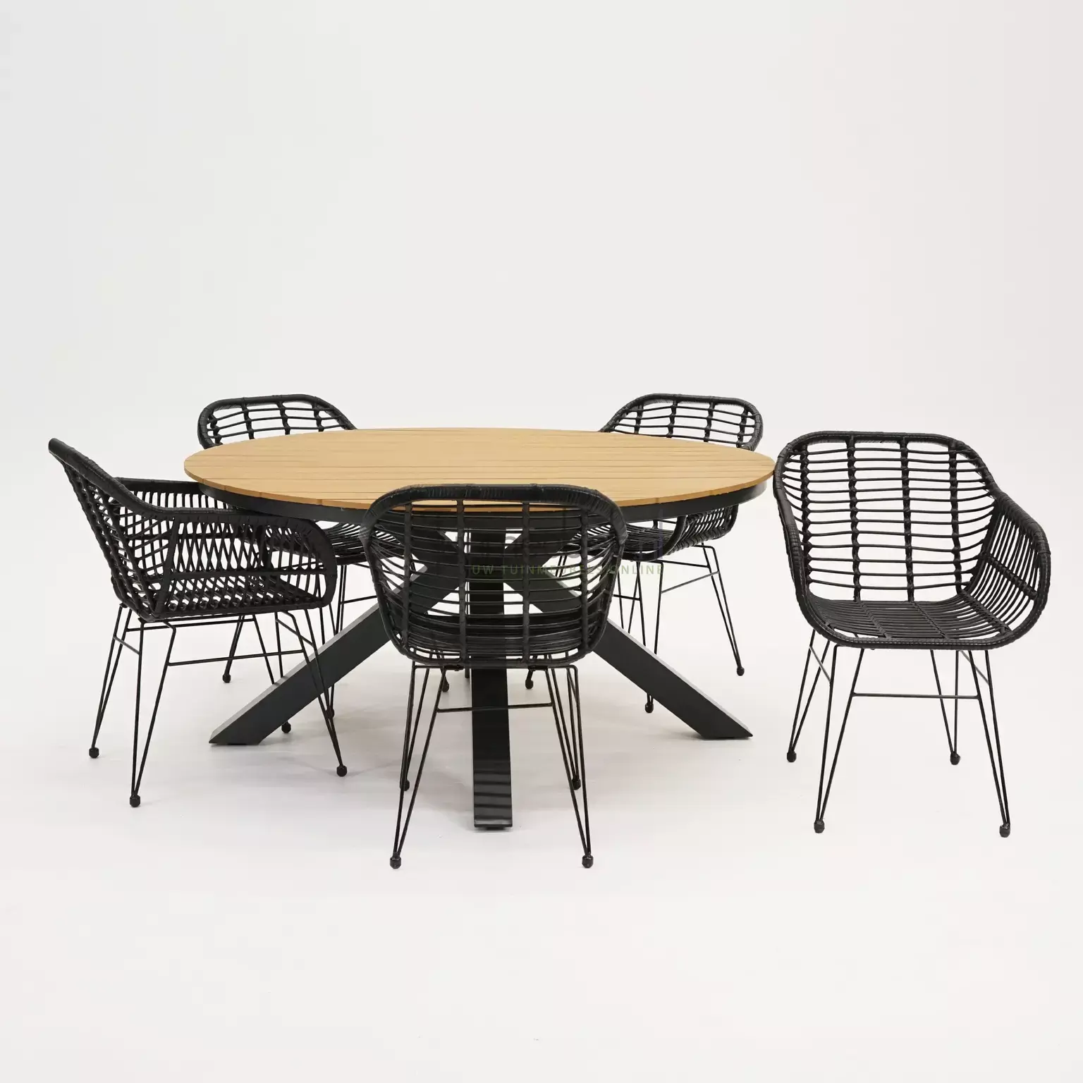 Tuinstoel Moda zwart met Arezzo tafel 150 cm rond - Tuincentrum Outlet